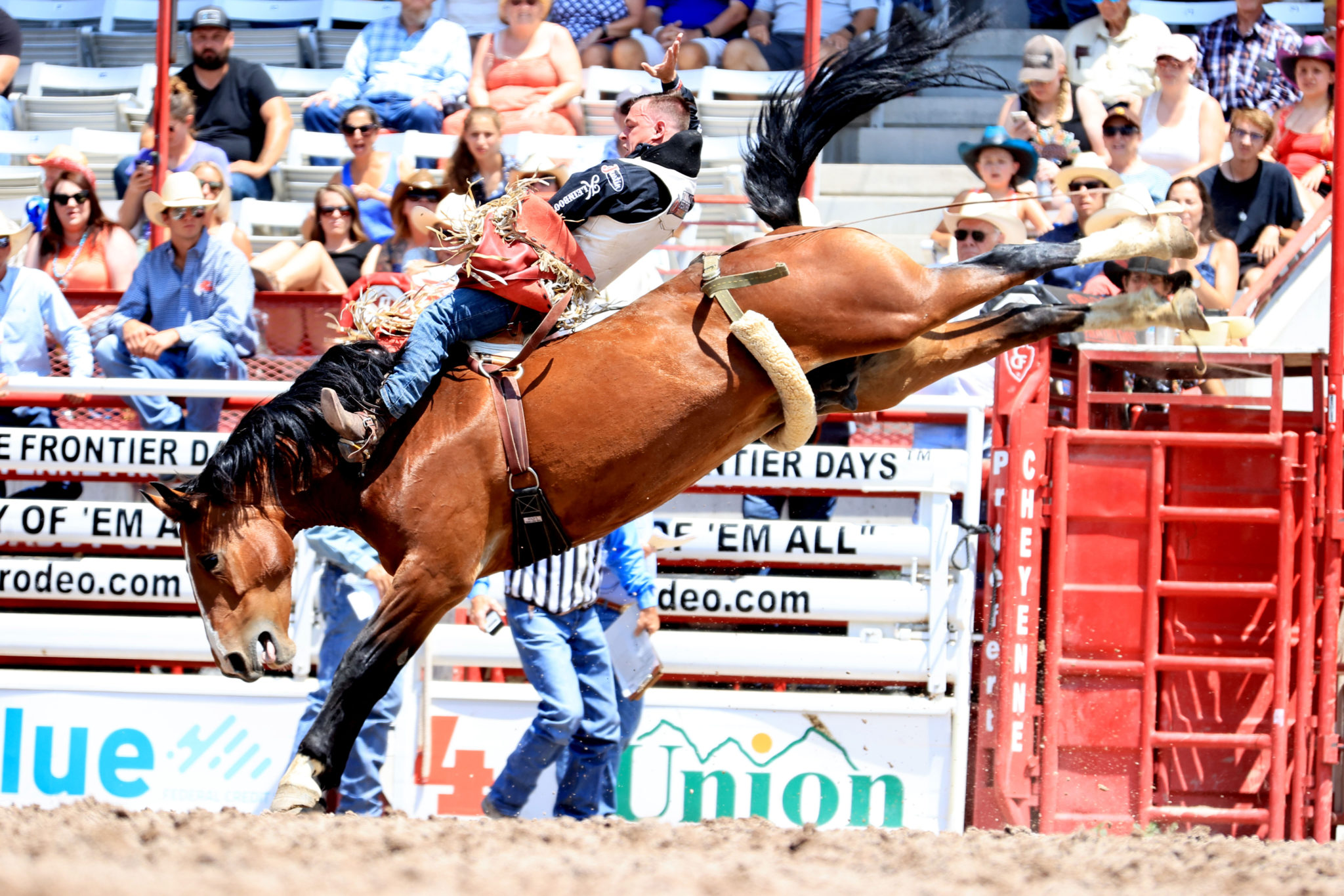 Mauney makes statement at Cheyenne Frontier Days Rodeo - Cowboy ...