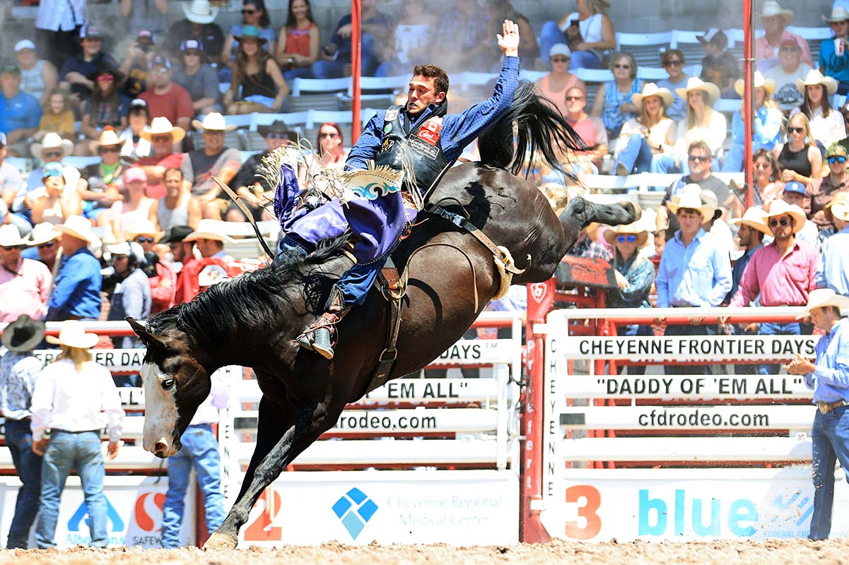 Lockhart continues winning ways at Cheyenne Frontier Days Rodeo ...