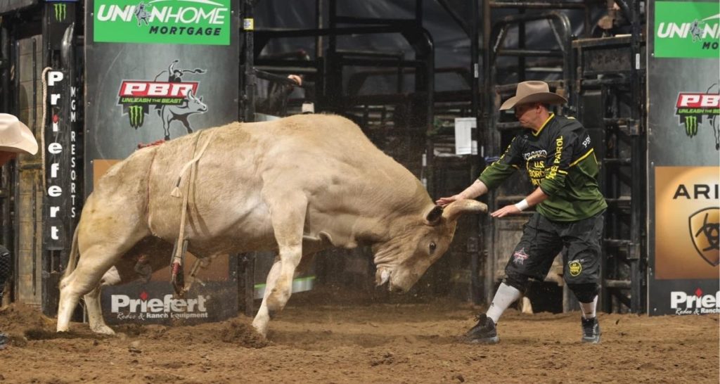 Lucas Teodoro Takes on PBR World Finals - Cowboy Lifestyle Network