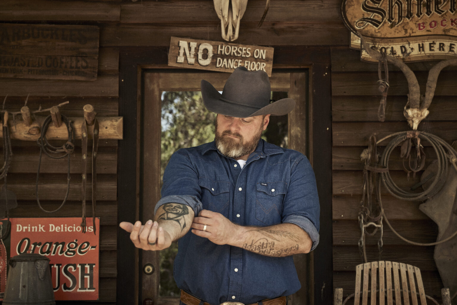 Music Monday Featured Artist: Isaac Hoskins - Cowboy Lifestyle Network