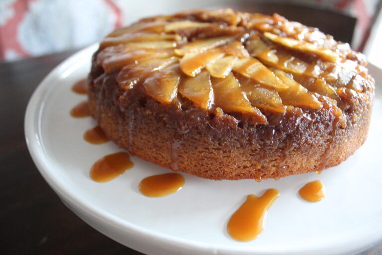 Krysta's Kitchen: Whiskey Caramel Apple Upside Down Cake