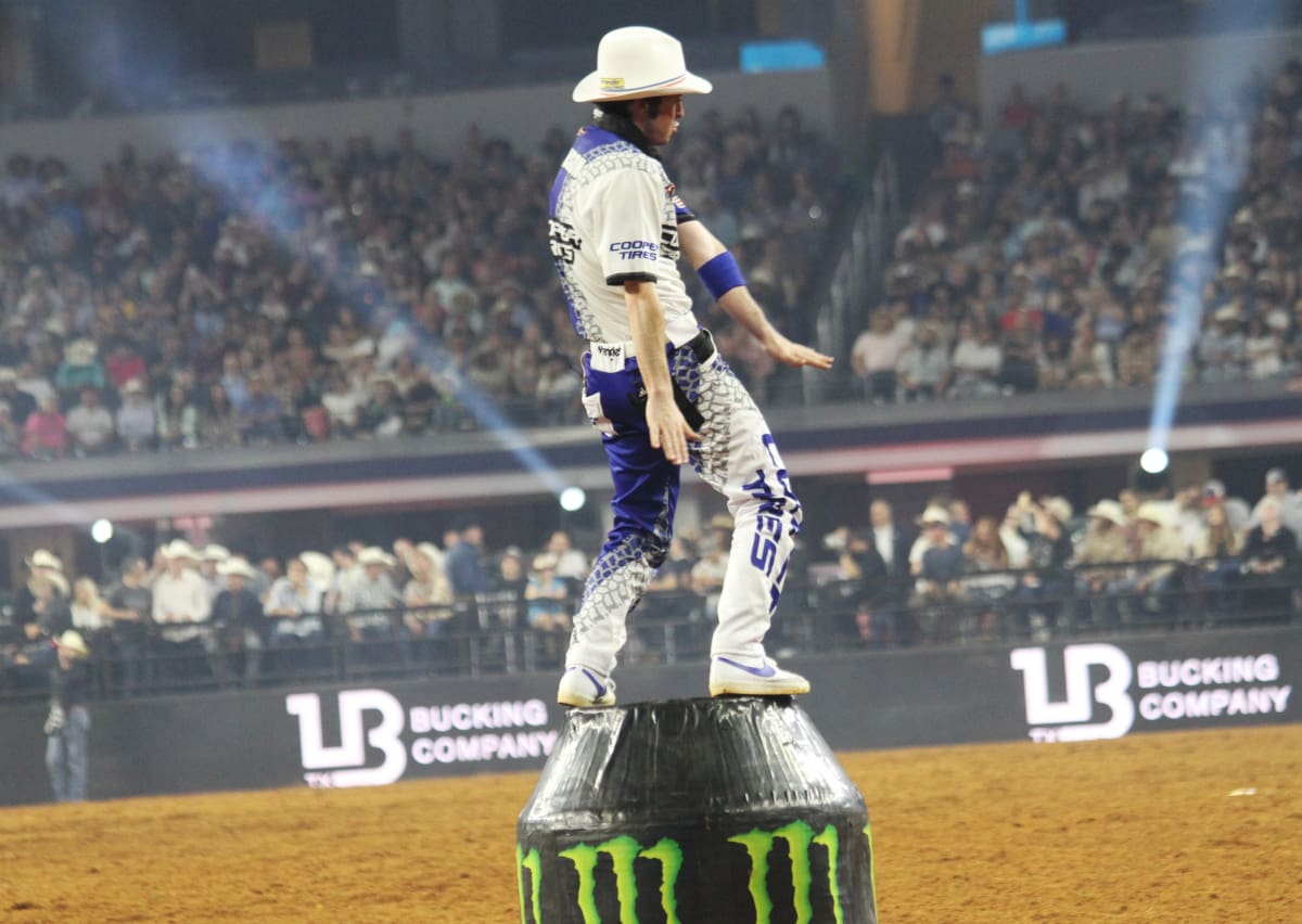 2025 PBR World Finals Brings in Western-Themed Entertainment - Cowboy ...